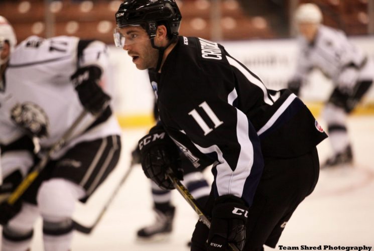 Cameron Critchlow (11) | CollegeHockeyPlayers