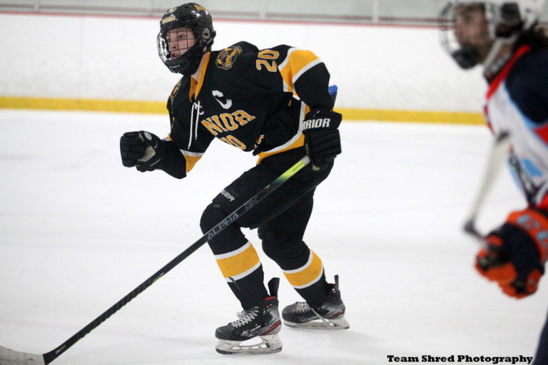 Collin Graf (20) | CollegeHockeyPlayers